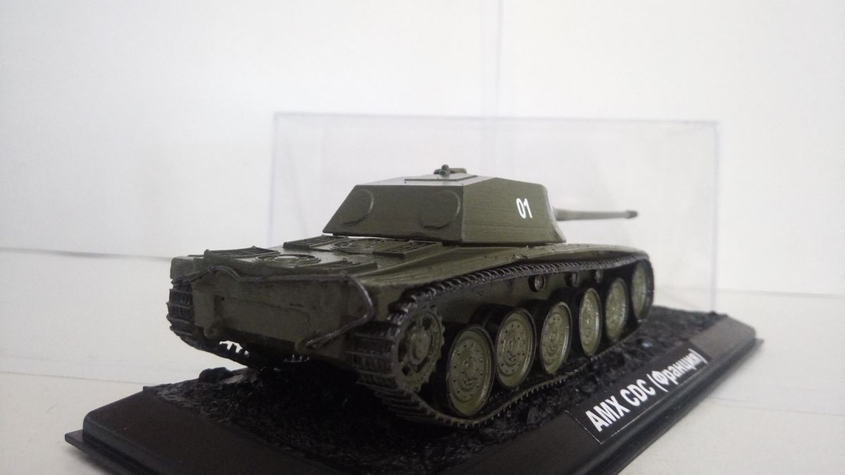 Французский танк AMX CDC в масштабе 1/72